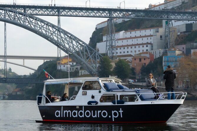 Port:Douro private cruiser (only for you) 6 bridges/sunset