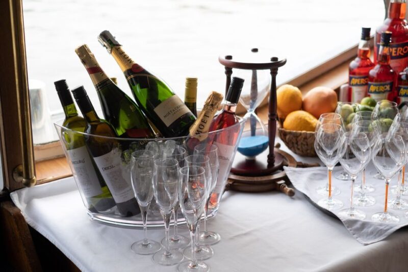 Prague: Private Beer Boat Cruise with Unlimited Beer
